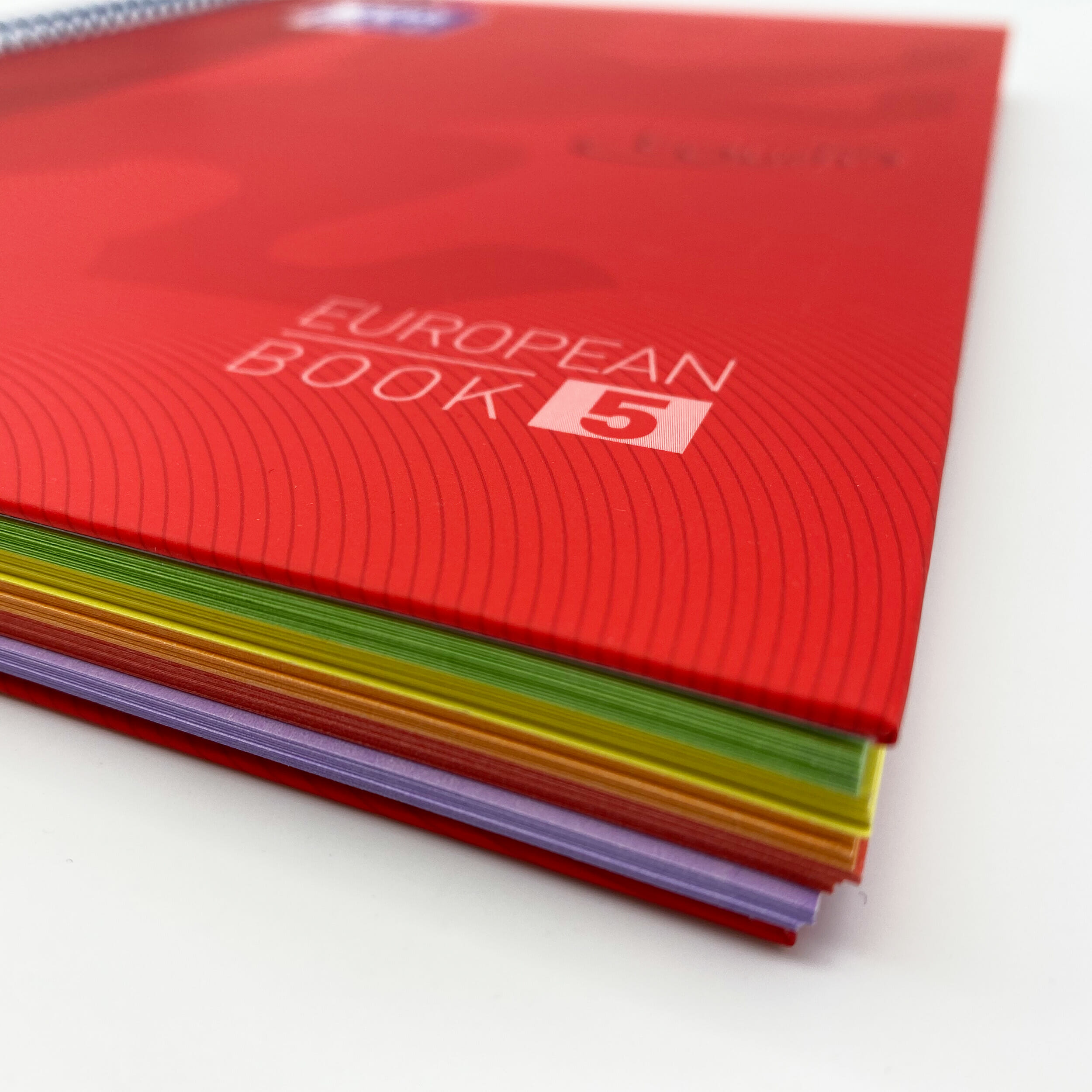 Oxford A4+ European Book 5 Hardcover Touch Geruit Rood - Confetti Campus